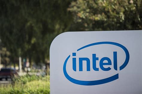 Intels Earnings Rise But Sales Outlook Disappoints Wsj