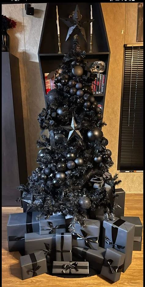 Christmas Decorations For Black Tree At Frank Jimenez Blog