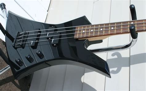 Jackson Basses Page 24