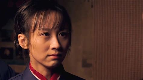 三妹：新婚之夜丈夫就暴露本性，对漂亮妻子拳打脚踢，妻子吓得直哆嗦腾讯新闻