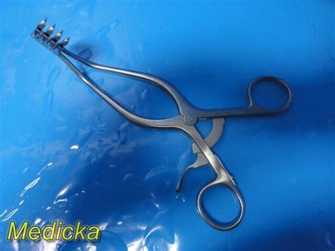 Lot Of 03 Symmetry Surgical Retractors Ref 50 1181 50 1196 And 50 5646