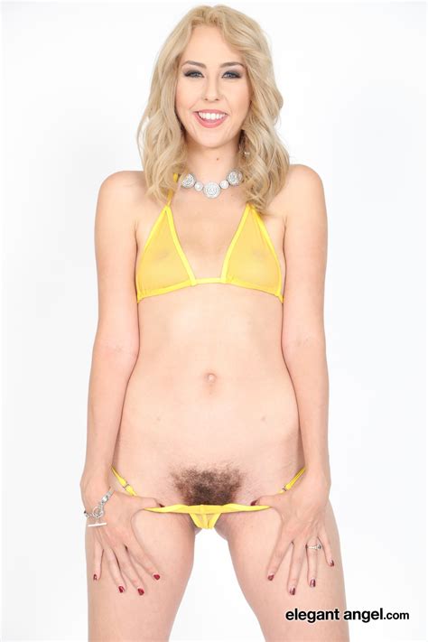 Aali Rousseau Spreads And Takes Dick In Hot Beaver Photos