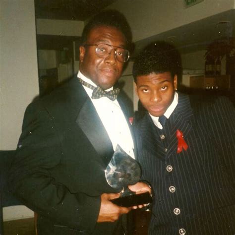 Dwts Kel Mitchell Tearfully Reveals His Dad Underwent Brain Surgery