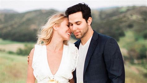 Anna Camp And Skylar Astins Wedding See The First Photos Glamour
