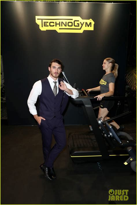Kate Beckinsale Bares Midriff At Rolls Royce X Technogym Party Photo