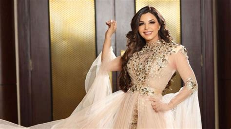 Desde el carnaval Aleida Núñez derrocha estilo con un ceñido body azul El Heraldo de México