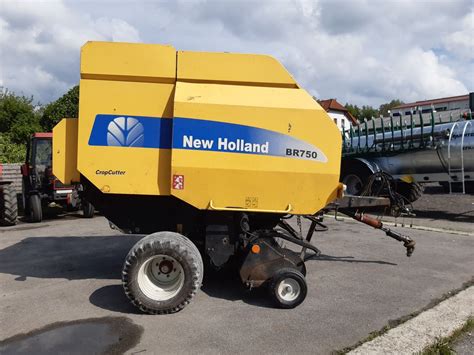 New Holland BR 750 - Netzbindung - Landwirt.com