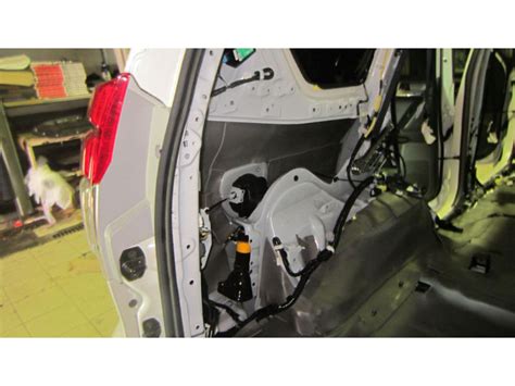 Шумоизоляция Тойота Ленд Крузер Прадо 150