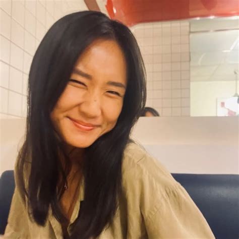 Julie Chuang 莊雅筑 🦦 Ya Ju Chuang Threads Say More