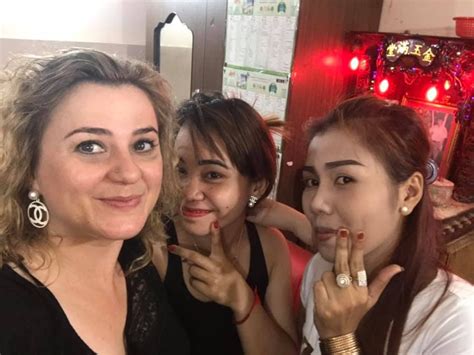 Female Belgian Tourist Scammed For 200 By Massage Girls On Street 172