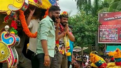 ಅಂಜನಾದ್ರಿ ದರ್ಶನ ಮಾವ ಪುನೀತ್‌ ರಾಜ್‌ಕುಮಾರ್‌ ಹಾದಿಯನ್ನು ಅನುಸರಿಸಿದ ಧೀರೆನ್‌ Film Actor Dheeren