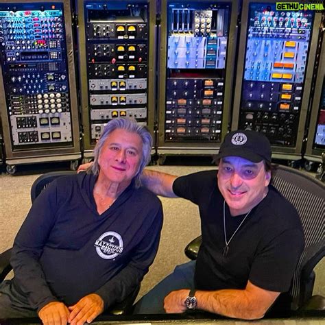 Steve Perry Wiki Biography Age Photos Spouse And More