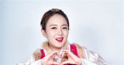 강은비 꽃분홍 치맛폭 가득히 복을 전해드려요 포토엔hd