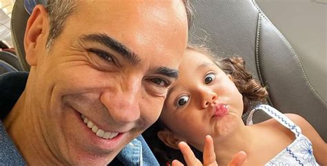 Enorme Amor Cesar Tralli Compartilha Fotos De Viagem Com Filha Durante Mini F Rias O Segredo