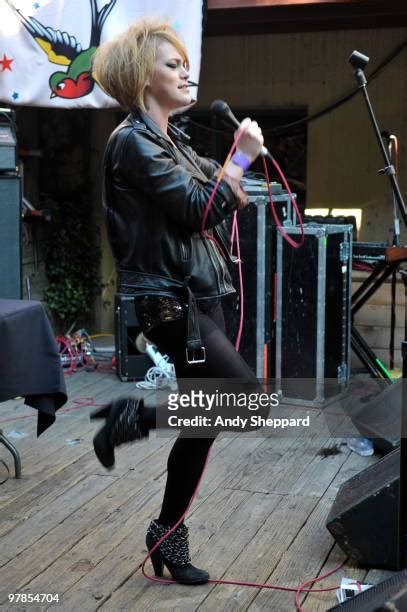 6 Hot Sexy Anna Catherine Hartley Bikini Pics