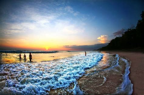 Baño Al Atardecer En Playa Santa Teresa Viajes A Costa Rica Lugares