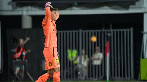 Lsk Keeper Hedenstad Christiansen Grep Inn Da Tilskuer Kollapset