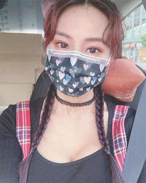 姑娘偶尔探头 巧笑倩兮~ 庄韵澄 15p 宅男番号吧