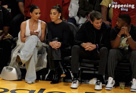 Kim Kardashian Displays Her Cleavage At The Nba Playoffs Between The La Lakers And The Golden