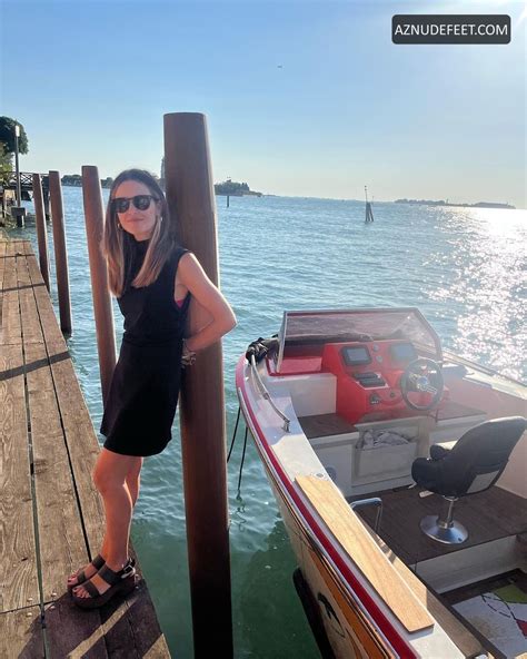 Anna Favella Feet Aznudefeet