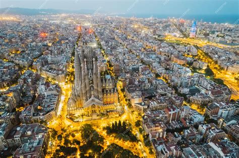 Premium Photo Aerial View Shot Of La Sagrada Familia Basilica