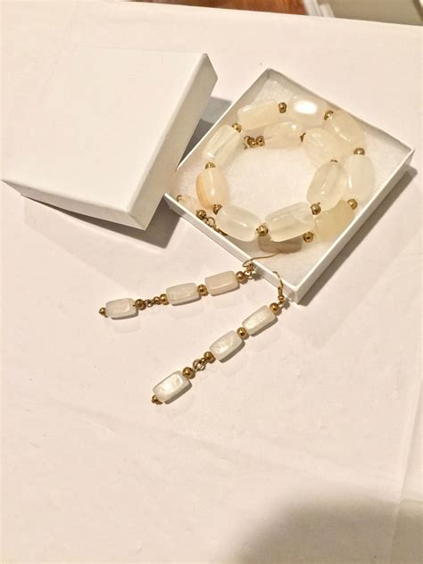 Marble Stone Set Of Bracelet And Earrings Gold Tone Wire Healing