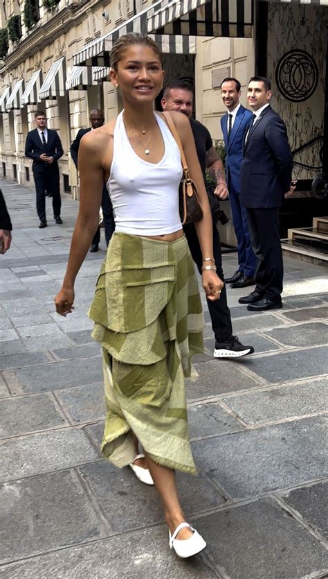 Zendaya Lets Her Natural Beauty Shine With A Makeup Free Look While