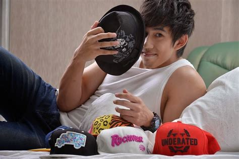 M Y A N M A R H U N K S Min Thant Mg Mg