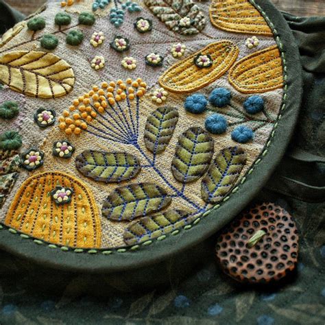 Discover 440 Wool Penny Rugs And Penny Rug Patterns Ideas Wool Applique Penny Rug E Pattern