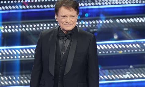 Massimo Ranieri A Sanremo 2025 Il Mistero Dellocchio Rosso Preoccupa