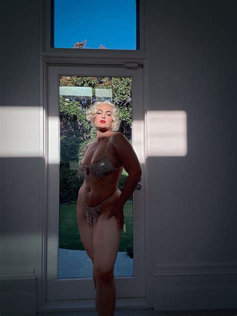 Stefania Ferrario Added A New Photo Stefania Ferrario