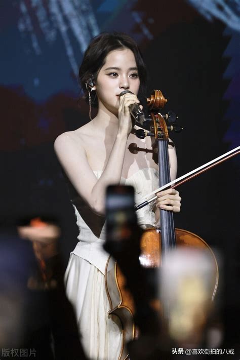 Ouyang Nanas First Star Concert In Chengdu Imedia