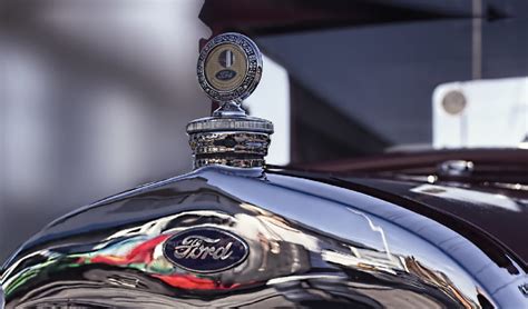 „Електрична“ криза Ford паузира со производството на е камионети