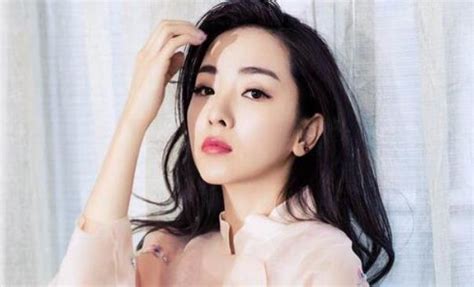 央视 最美”的4大女主持人，个个容貌端庄，你喜欢谁？央视容貌主持人新浪新闻