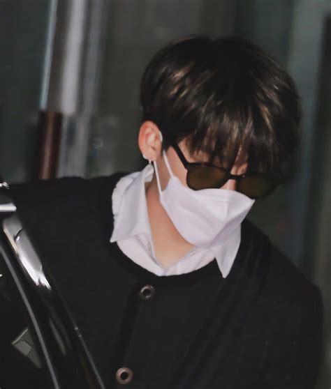 Yonathan Gerardo Saat Pria Itu Berbicara Aqila Mencoba… By Bee