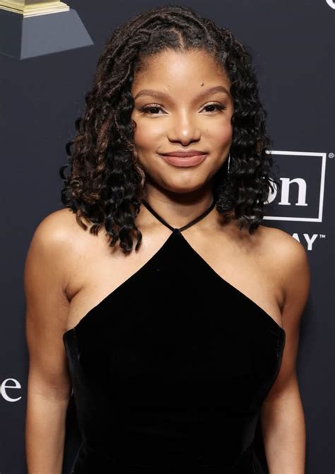 Hailey Bailey Hairstyles Halle Locs Hairstyles Afro Hairstyles