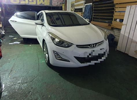 부산자동차썬팅 아반떼md 기존썬팅 제거 및 뒷유리 후면 뽀글이 제거후 열차단90프로 필름 재시공 부산광역시 사상구 괘법동 비즈프로필