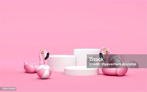 핑크 플라밍고 플로트 열대 조류 모양풍선 수영장 링 파스텔 핑크 배경 3d 렌더링에 3 개의 흰색 연단 디스플레이 스탠드 3d