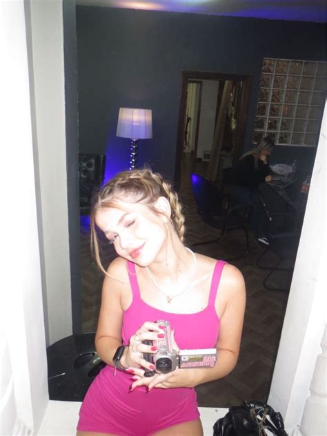 Pin On Garotas