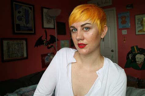 3 Questions We Ask Ourselves When Internalized Misogyny Warps Our Point
