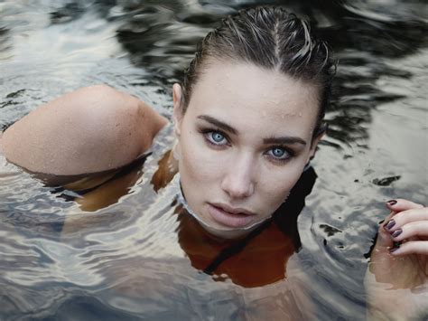 Download Wallpaper Eyes Water Model Look Emily Doyle Section Girls In Resolution 2048x1536