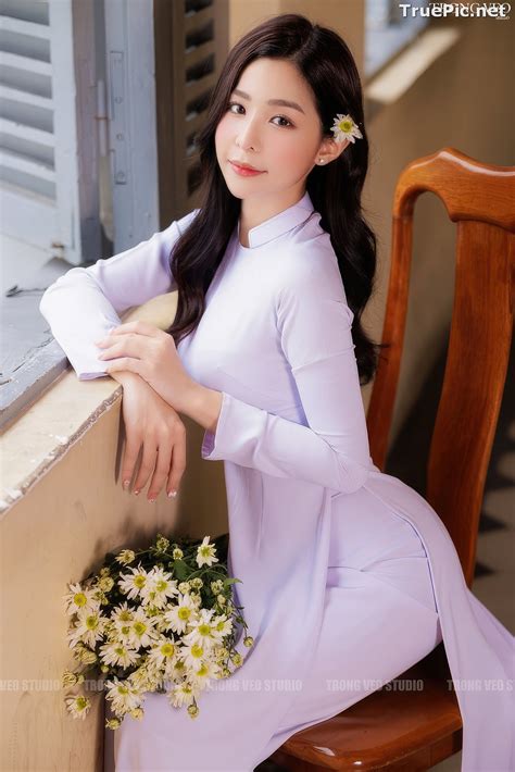 Vietnamese Model Beautiful Girl And Daisy Flower 129 Pictures
