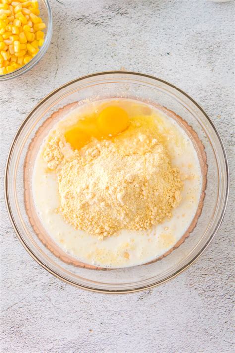 Southern Chili And Corn Bread Skillet