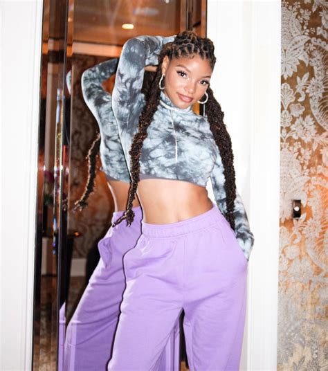 Halle Bailey Outfits