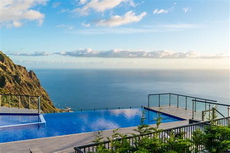 Contemporary Villas Shared Infinity Pool With Fantastic Views Sunset