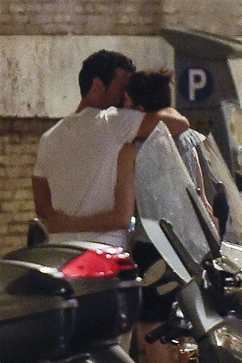 Alexandra Daddario And Brendan Wallace Out For Dinner In Rome 07 07