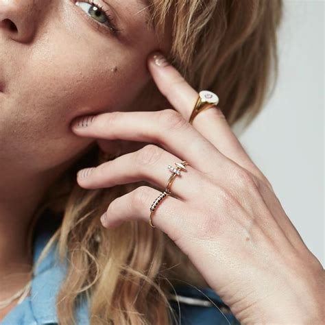 Black Spinnel Spike Ring 9ct Solid Gold Diamond Bar Spike Ring