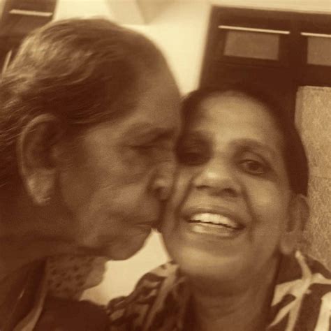 දවසක මම තනි වෙයි මට සලකන්න කෙනෙක් නැති වෙයි දීපානී සිල්වා Photos Deepani Silva