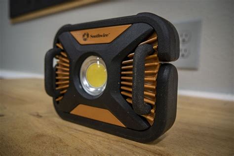 Southwire 2000 Lumen Rechargeable Led Work Light Hands On Review