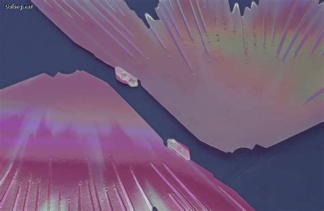 앞면과 뒷면의 반사광이나 문양이 다른데 기본적으로 볼록한 주름이 있는 방향이 전면입니다